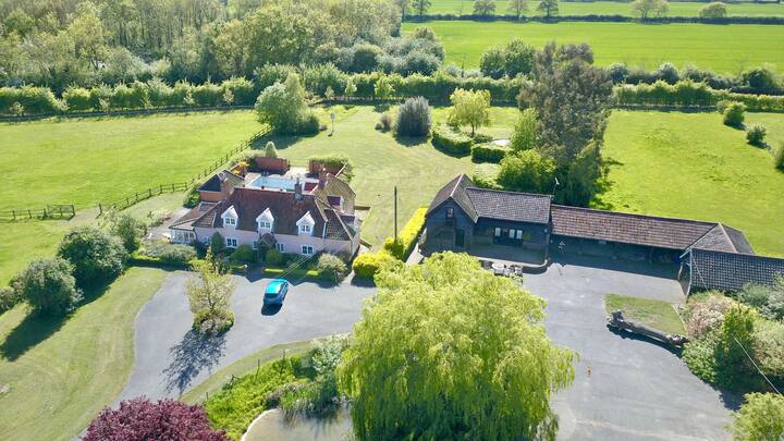 Owls Nest, Rural Suffolk, Woodbridge Area - Framlingham