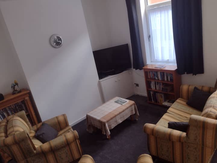 Spacious 3 Bedroom Town House With Ample Parking - Barnsley