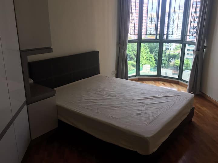 Condo Master Room (Comfy & Quiet) - Jurong East