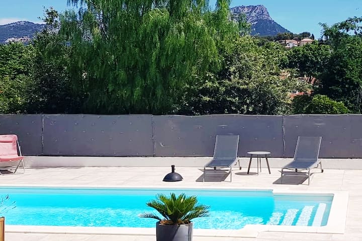 Bas De Villa Refait à Neuf Avec Piscine. - La Valette-du-Var