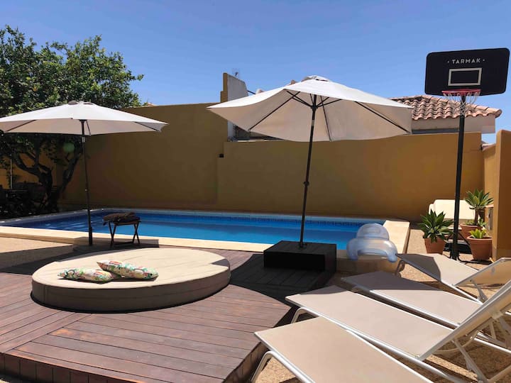 Villa-chalet Con Piscina, Jardín Y Barbacoa - Torrevieja
