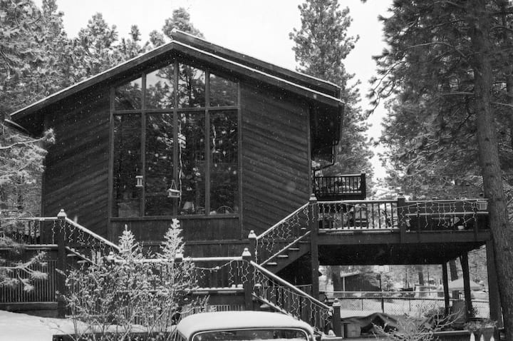 (1 Full Bed) Blue Mountain Out The Back Door - Missoula, MT