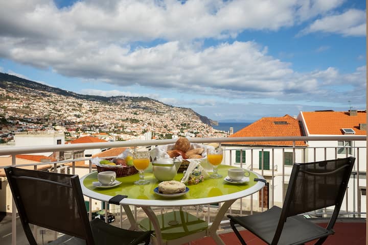 Duplex With Magnificent View - 3 Bedrooms & Garage - Funchal