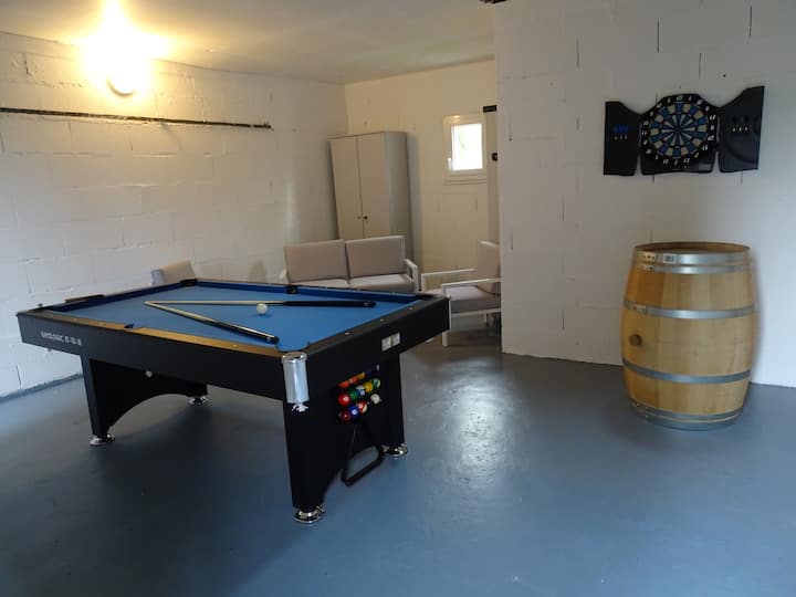 Maison Familiale : Retrogaming, Hot Tub, Billard - Avoine