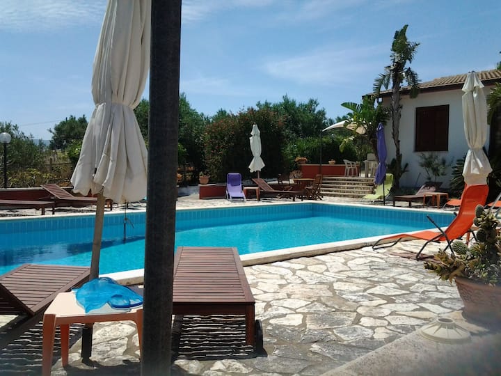 "Villa Cesco" - Splendido Appartamento In Villa - Balestrate