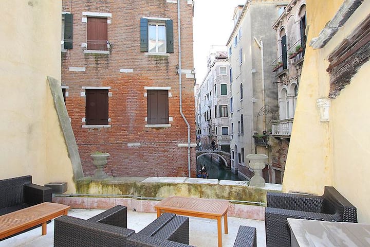 Casa Donatello Con Terrazzo In Comune Sul Canale - Venise