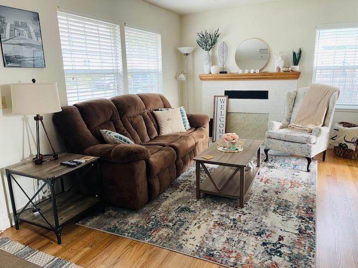 Cozy Home Away From Home In Beautiful Grants Pass - Grants Pass, OR