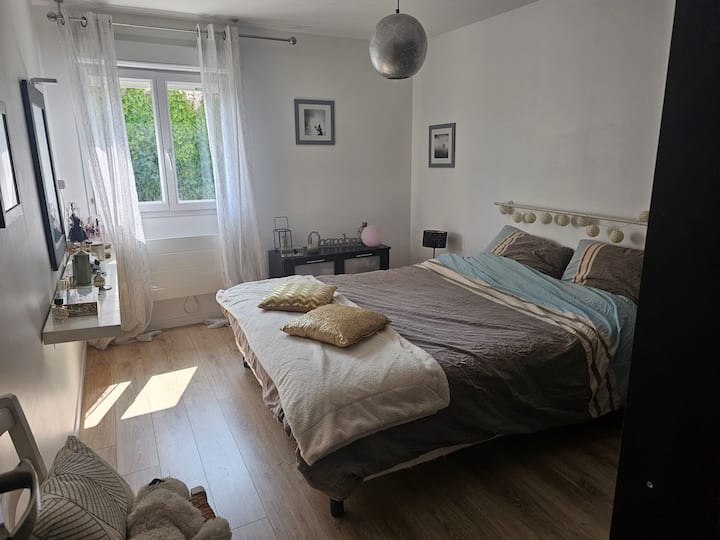 Jolie Maison Au Calme Avec Jardin - Coulommiers