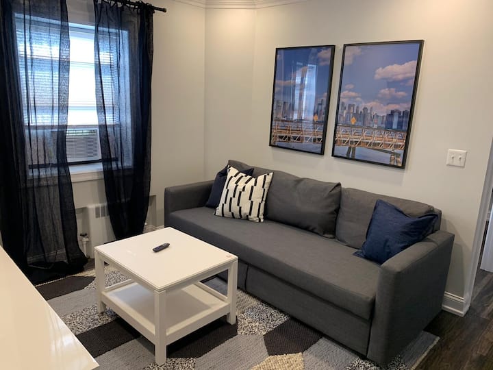 Snuggly / 20 Min To Nyc/parking Avail For A Fee - Union City, NJ
