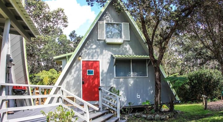 A-frame Hale Nene With Hot Tub - Volcano, HI
