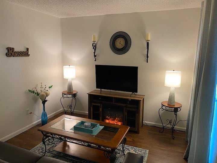 Adorable “New” Condo Skip-lin Retreats!! - Branson, MO