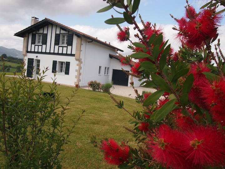 Maison Classée 4 * Meublé De Tourisme Mars 2025 - Zugarramurdi