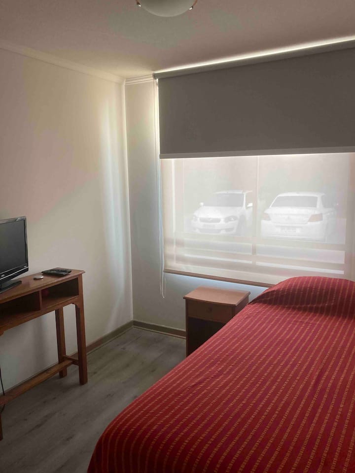 Cómoda Habitación Con Servicios Incluídos - Santiago