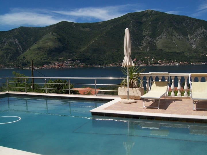 Penthouse Living! Amazing Views! Inspire Yourself! - Kotor