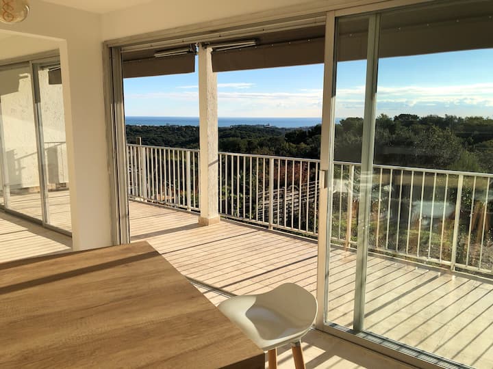 Villa Entièrement Rénovée , Vue Mer. - Vallauris