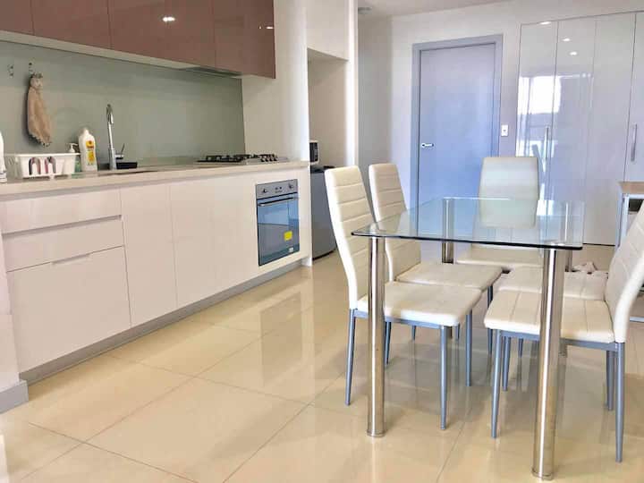 Modern Apartment Near Olympic Park - Ryde