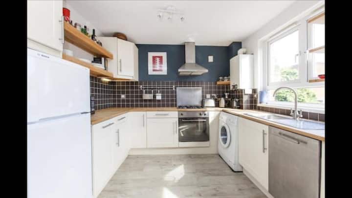 Bright Islington Apartment Near Tube & Cafés - Liverpool Street Station London