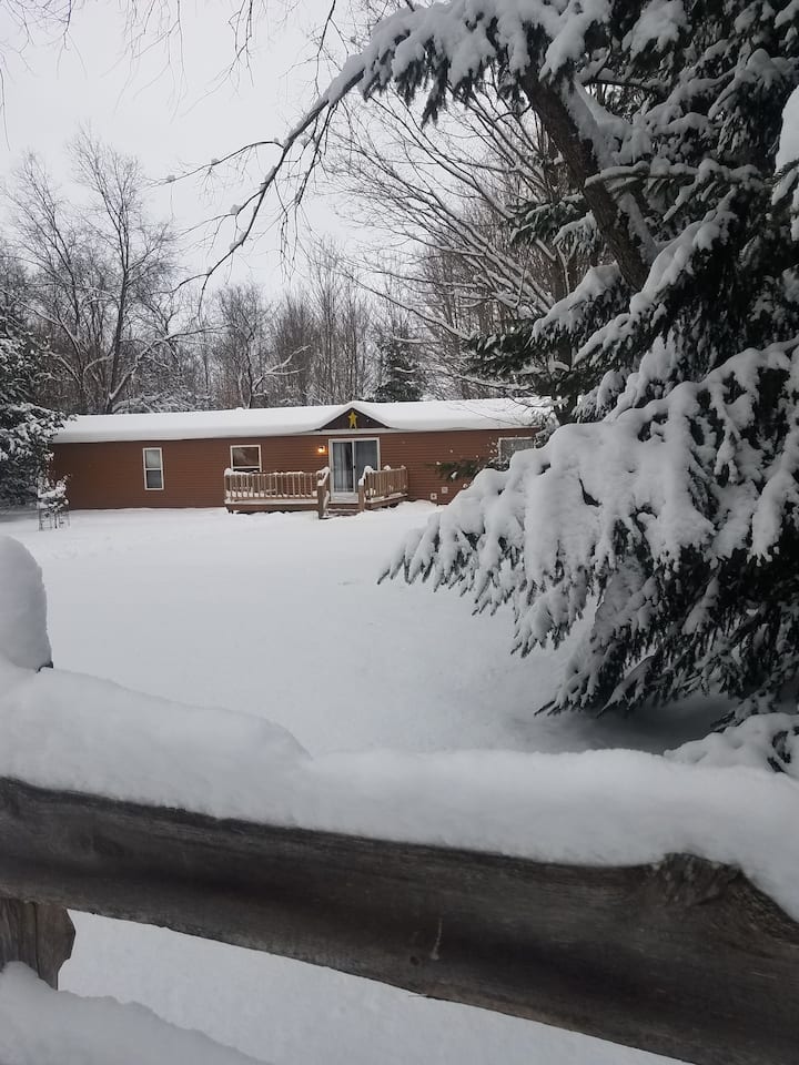 Charlevoix/antrim County Area- Pine In Retreat - Torch Lake, MI