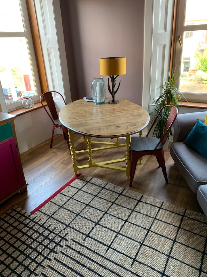 Castle Apt - Lovely 3-bed Flat With Garden - Dundee