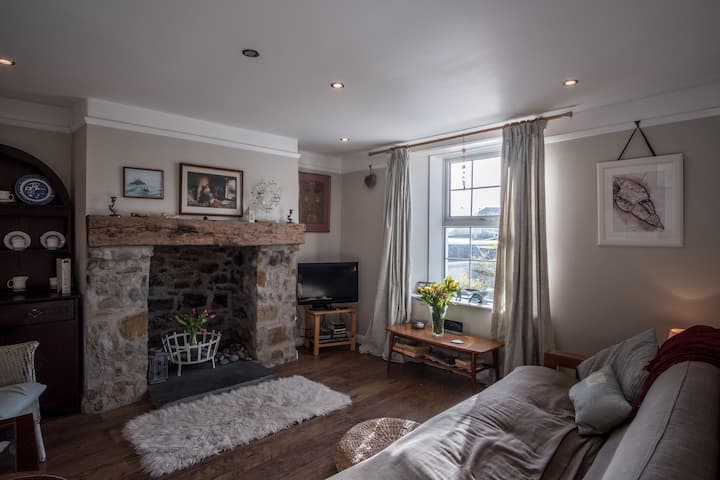 Bude Period Cottage Stones Throw From Beach - Bude