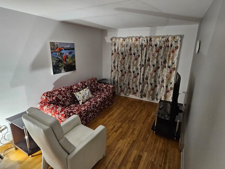 Well Located 2 Bedrms 2nd Floor Apt - Laval