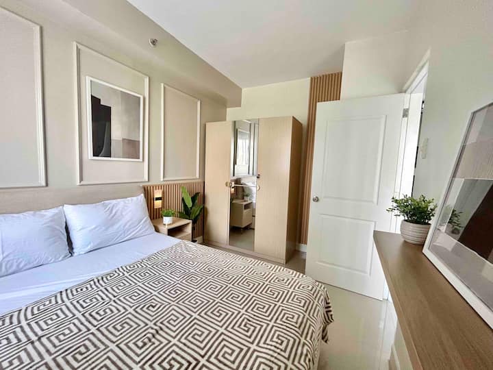 Georgine (Grand Residences 1br Condo Near It Park) - Cebú