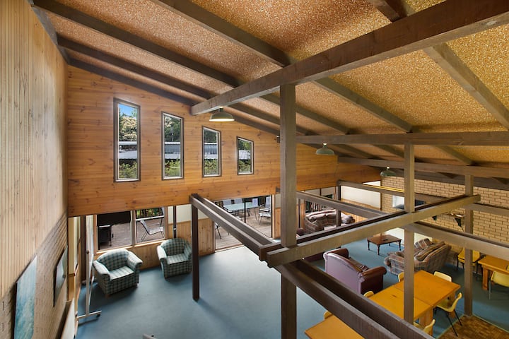 Sambas Lodge At Feathertop Chalet Sleeps Up To 96 - Mount Hotham