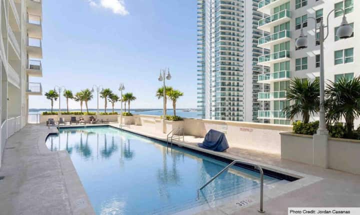Neatnoon | 2321 1|1 - Miami, FL