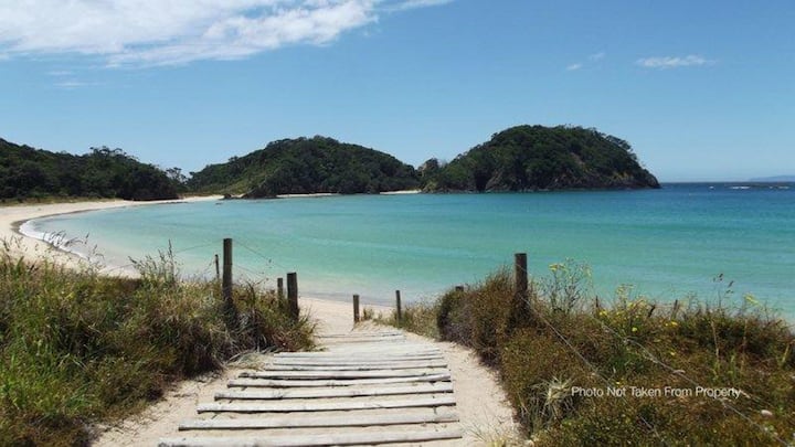 Matapouri Bach - Beautiful Northland Beach - Tutukaka