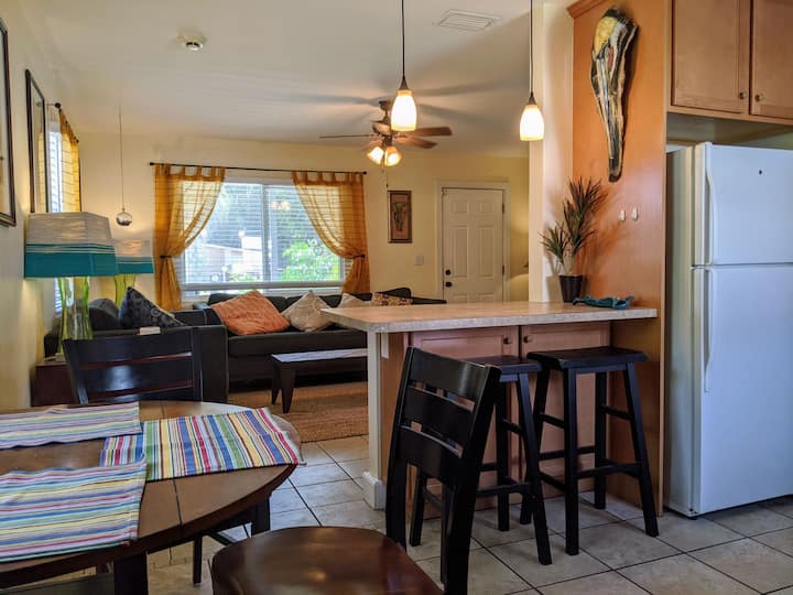 Cozy Bungalow Near Beaches And Downtown Dunedin - Clearwater, FL