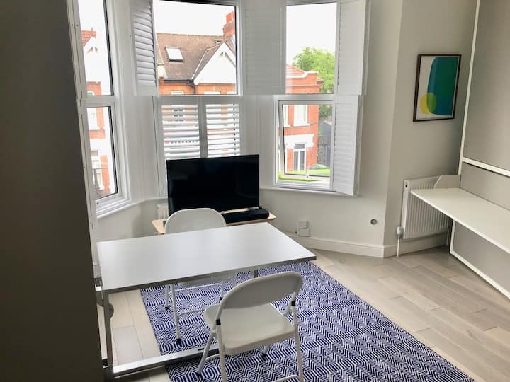 Studio Flat 25 Minutes From Central London - Hackney - London