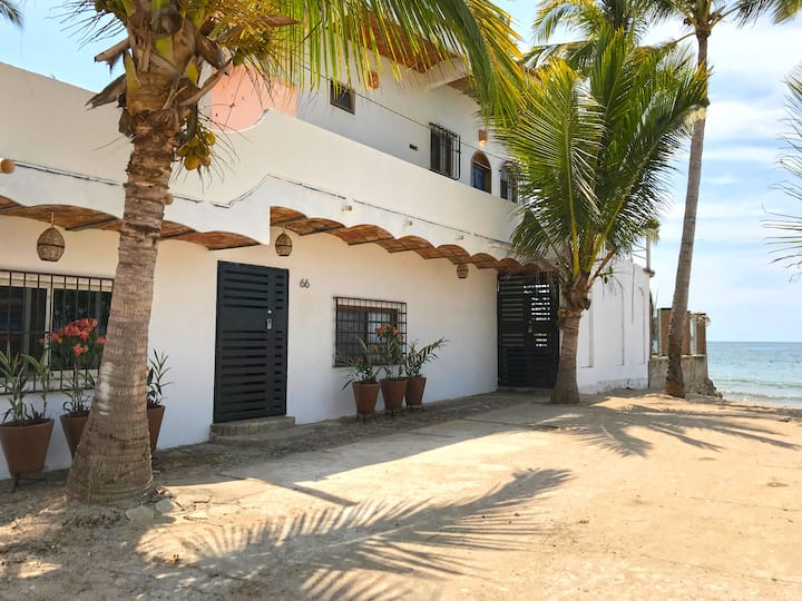 Elegante Interior / Exterior, Loft Frente A La Playa De 2 Dormitorios En La Esquina Peresoza. - Jalisco