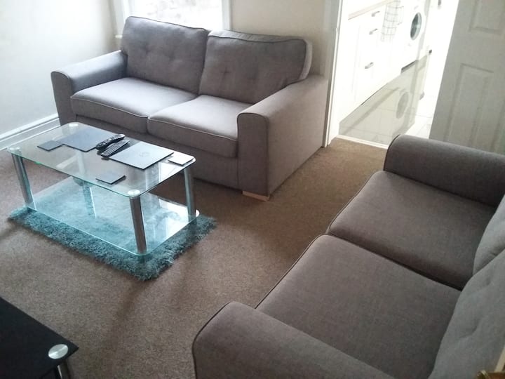 Private Large Clean Bedroom In Quiet Area - Swindon