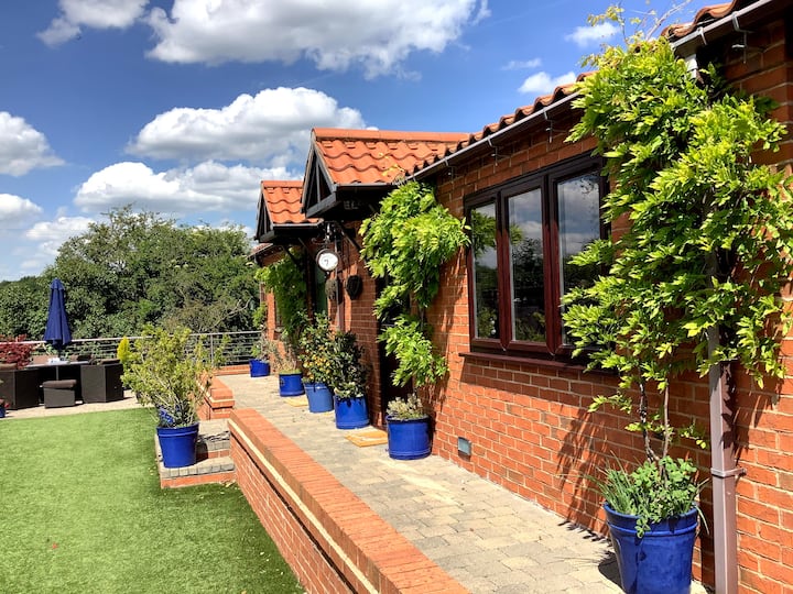 2 X River Maun Studio Cottages - Sherwood Forest