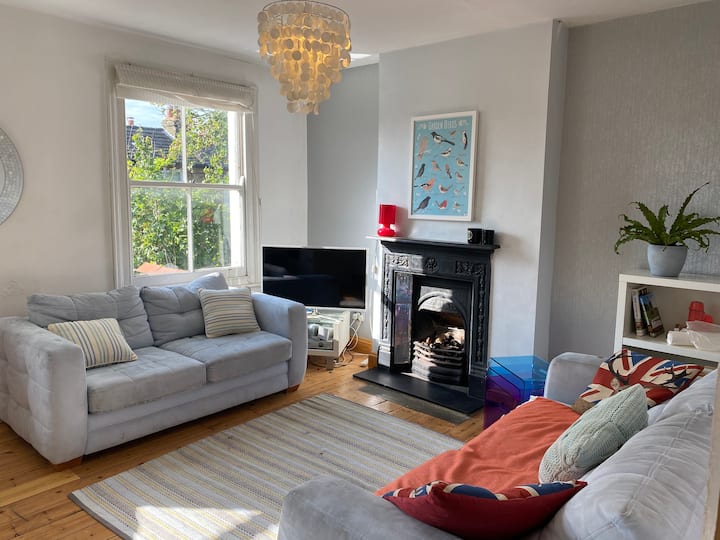 Bright Airy 2 Bed Flat - Twickenham