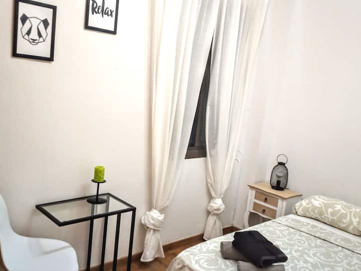 Habitación Cama Doble, Tv Y Aire Acondicionado - Barcelona