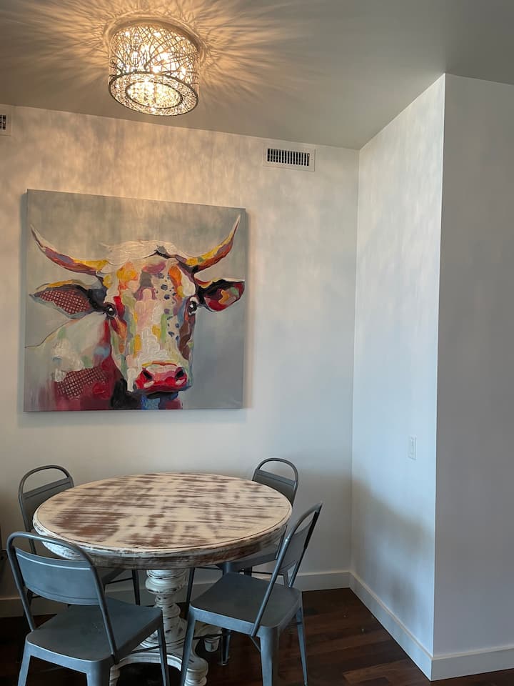 Pearl District Condo | Quiet, Clean, Contemporary - Portland, OR