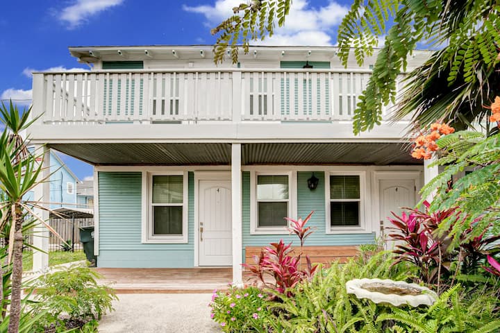 The Sweet Escape-1 Block From Beach! - ガルベストン, TX
