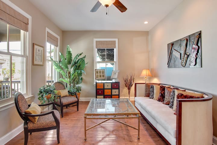 Luxury Garden District Home W/patio (Downstairs) - New Orleans, LA