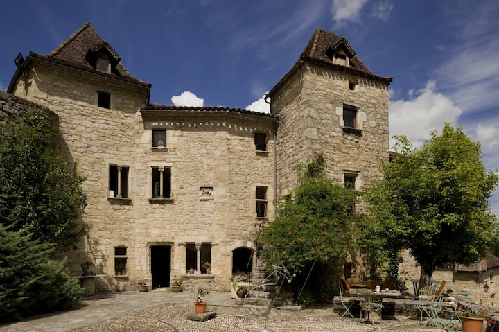 Château De Saint Cirq Lapopie - Piscine Couverte - Saint-Cirq-Lapopie