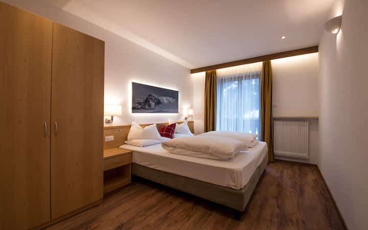 Central 2-room Apt W/ Buffet B&b, Mountain View - Val Gardena