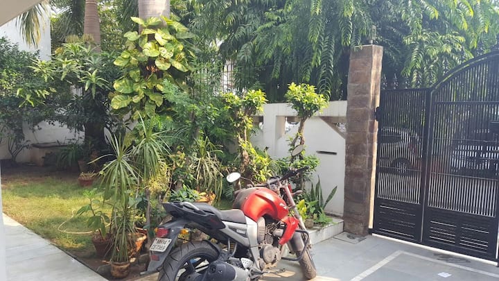 Comfortable And Home Like Stay - Ghaziabad