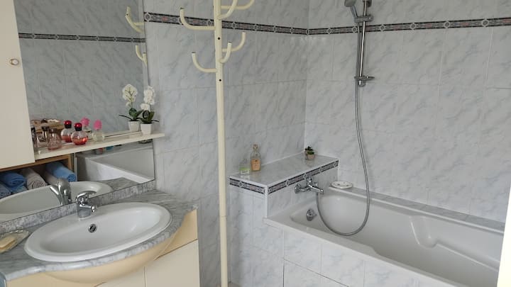 Chambre Avec Balcon - Vic-en-Bigorre