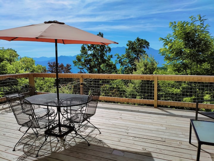 Pinewood Chalet - Mountain View - Extra Clean! - Gatlinburg, TN