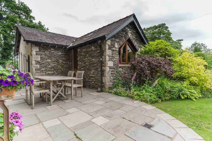 Braeside Studios- Garden View Room - Kendal