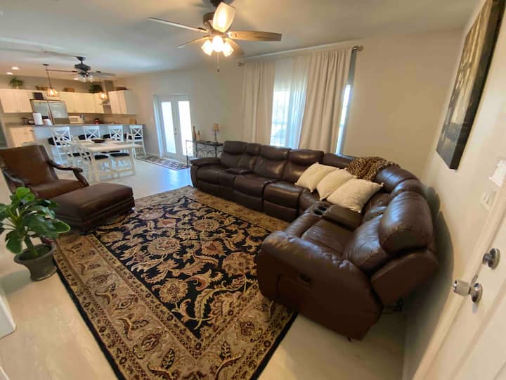Luxury 4/3 Vacation Or Business House Off 
I -4 - Plant City, FL