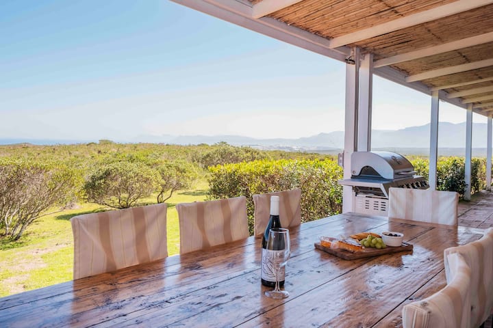 Spacious Self-catering Farmhouse For 10 - Pearly Beach