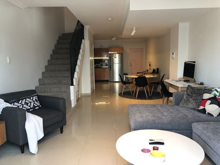 Large Private Room With Balcony On City Fringe - Camperdown