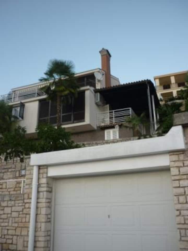 Villa Edy..3 Appartamenti Famiglie Con Vista Mare - Rabac