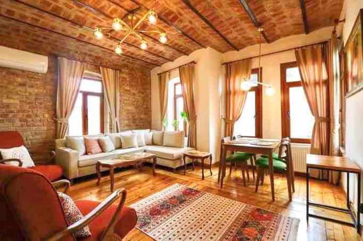 Characteristic Galata Apt/ Smooth Design/ Central - Istanbul
